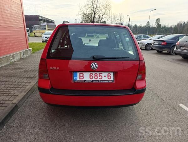 Red Volkswagen Golf 2002 in Rezekne, with an engine capacity of 1.90 L and mileage of 281 thousand km for 2450 €, photo 5 on AUTOMOTO.COM.LV