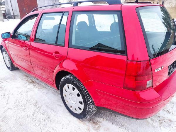 Red Volkswagen Golf 2003 in Utena, with an engine capacity of 1.90 L and mileage of 297 thousand km for 1850 €, photo 2 on AUTOMOTO.COM.LV