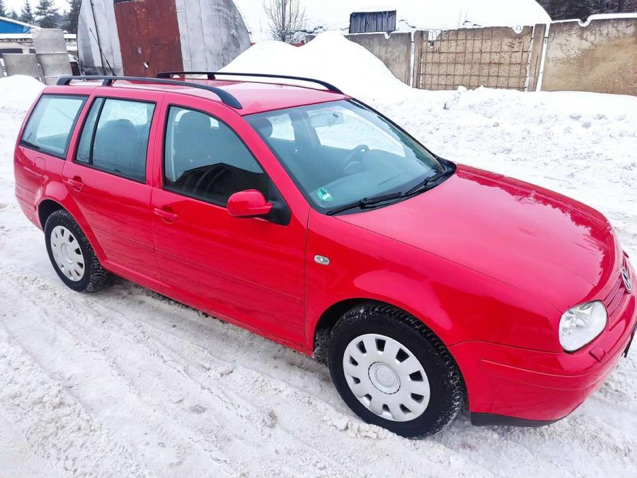 Red Volkswagen Golf 2003 in Utena, with an engine capacity of 1.90 L and mileage of 297 thousand km for 1850 €, photo 4 on AUTOMOTO.COM.LV