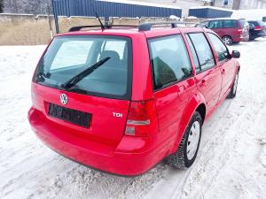 Red Volkswagen Golf 2003 in Utena, with an engine capacity of 1.90 L and mileage of 297 thousand km for 1850 €, photo 5 on AUTOMOTO.COM.LV