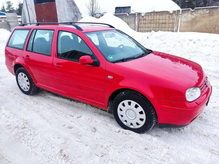 Red Volkswagen Golf 2003 in Utena, with an engine capacity of 1.90 L and mileage of 297 thousand km for 1850 €, photo 7 on AUTOMOTO.COM.LV