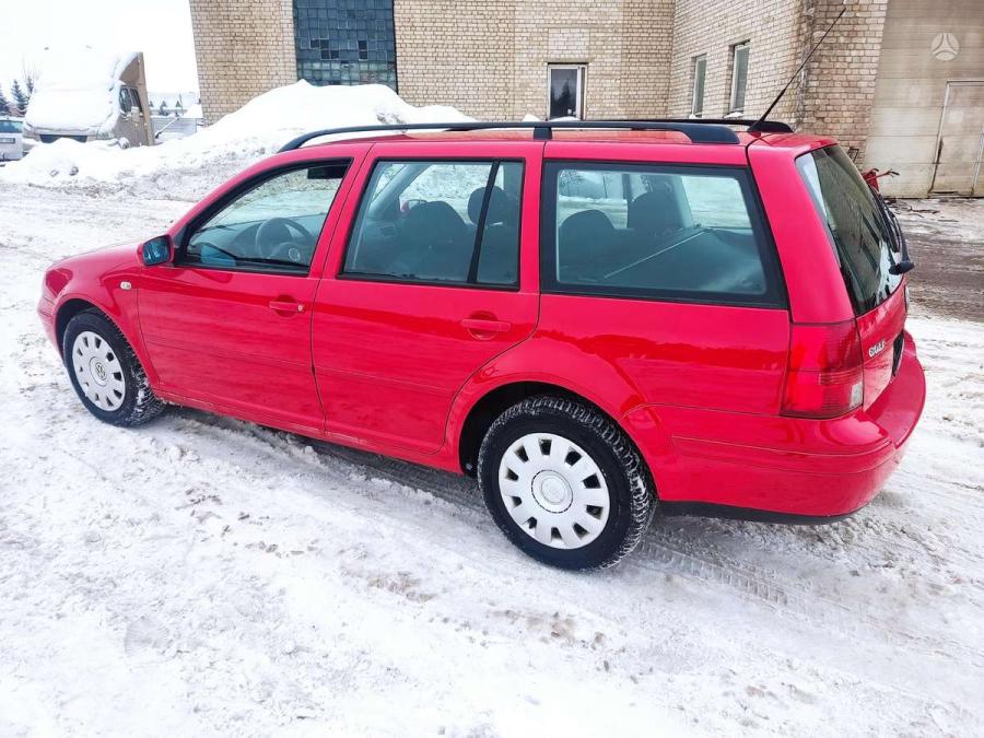 Red Volkswagen Golf 2003 in Utena, with an engine capacity of 1.90 L and mileage of 297 thousand km for 1850 €, photo 14 on AUTOMOTO.COM.LV