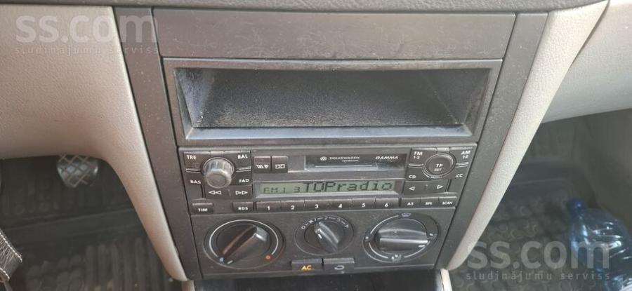 Sarkans Volkswagen Golf 2003 Daugavpils, ar dzinēja tilpumu 1.90 L un nobraukumu 406 tūkst. km par 990 €, foto 22 vietnē AUTOMOTO.COM.LV