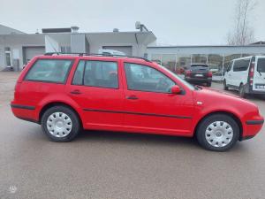 Red Volkswagen Golf 2004 in Utena, with an engine capacity of 1.90 L and mileage of 286 thousand km for 1600 €, photo 3 on AUTOMOTO.COM.LV