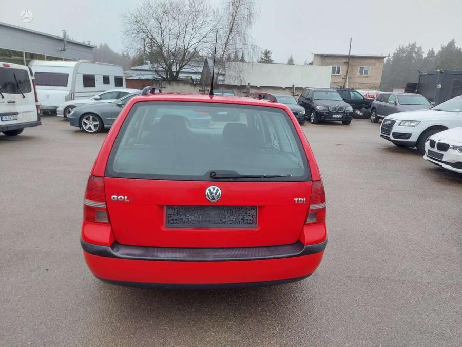 Red Volkswagen Golf 2004 in Utena, with an engine capacity of 1.90 L and mileage of 286 thousand km for 1600 €, photo 6 on AUTOMOTO.COM.LV