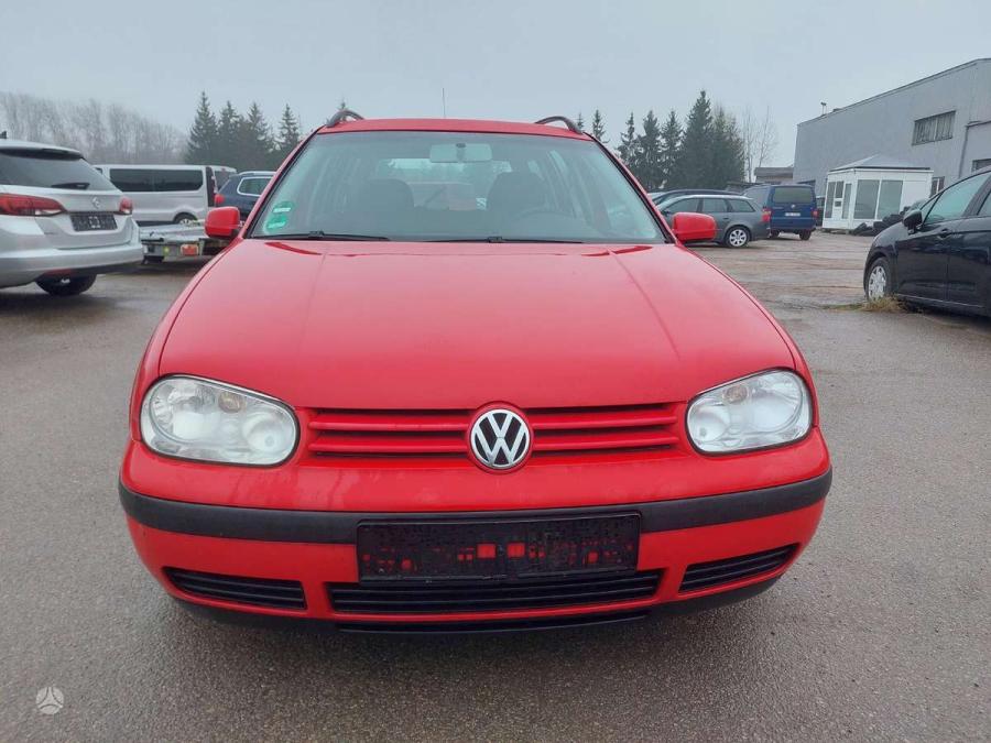 Red Volkswagen Golf 2004 in Utena, with an engine capacity of 1.90 L and mileage of 286 thousand km for 1600 €, photo 7 on AUTOMOTO.COM.LV