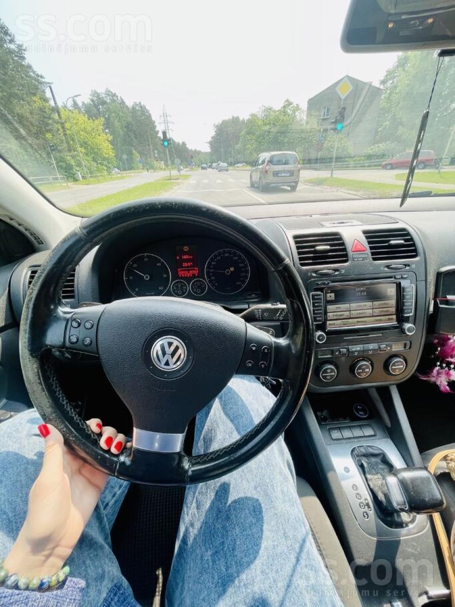 Sarkans Volkswagen Golf 2008 Rīga, ar dzinēja tilpumu 2.00 L un nobraukumu 350 tūkst. km par 1300 €, foto 3 vietnē AUTOMOTO.COM.LV