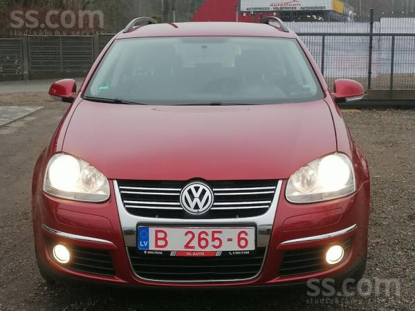 Red Volkswagen Golf 2008 in Valmiera, with an engine capacity of 1.60 L and mileage of 291 thousand km for 3450 €, photo 3 on AUTOMOTO.COM.LV