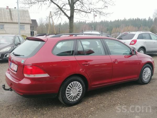 Red Volkswagen Golf 2008 in Valmiera, with an engine capacity of 1.60 L and mileage of 291 thousand km for 3450 €, photo 6 on AUTOMOTO.COM.LV