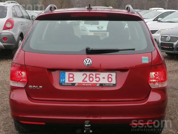 Red Volkswagen Golf 2008 in Valmiera, with an engine capacity of 1.60 L and mileage of 291 thousand km for 3450 €, photo 8 on AUTOMOTO.COM.LV