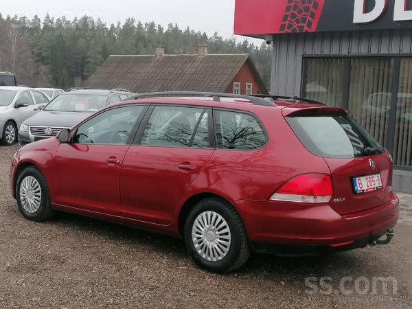 Red Volkswagen Golf 2008 in Valmiera, with an engine capacity of 1.60 L and mileage of 291 thousand km for 3450 €, photo 9 on AUTOMOTO.COM.LV