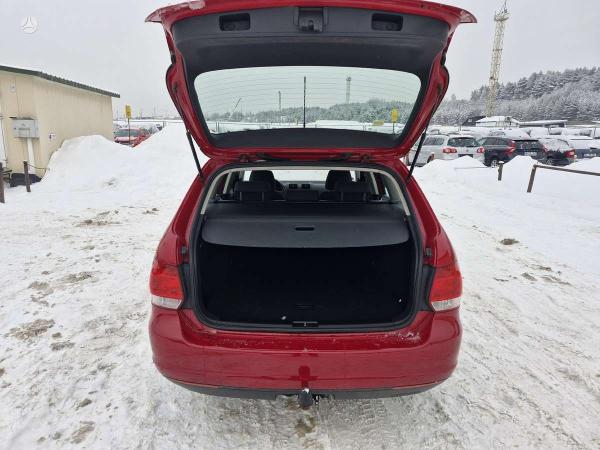 Red Volkswagen Golf 2008 in Vilnius, with an engine capacity of 1.90 L and mileage of 162 thousand km for 2850 €, photo 5 on AUTOMOTO.COM.LV