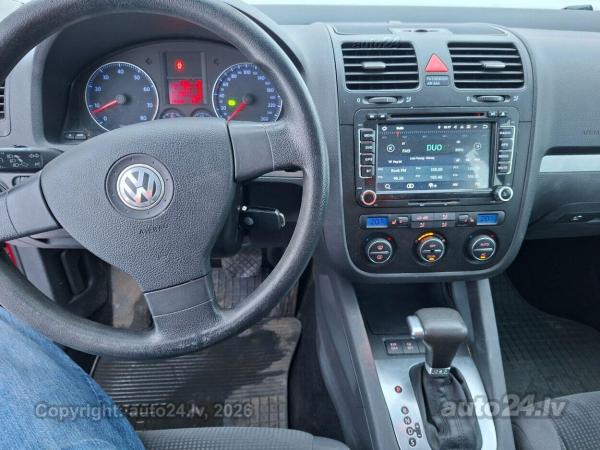 Sarkans Volkswagen Golf 2008 Tallina, ar dzinēja tilpumu 1.40 L un nobraukumu 204 tūkst. km par 2992 €, foto 3 vietnē AUTOMOTO.COM.LV