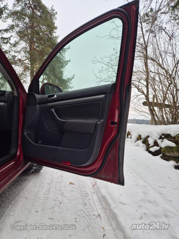 Sarkans Volkswagen Golf 2008 Tallina, ar dzinēja tilpumu 1.90 L un nobraukumu 300 tūkst. km par 1150 €, foto 11 vietnē AUTOMOTO.COM.LV