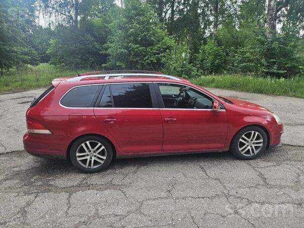 Red Volkswagen Golf 2008 in Liepaja, with an engine capacity of 1.90 L and mileage of 297 thousand km for 1750 €, photo 3 on AUTOMOTO.COM.LV