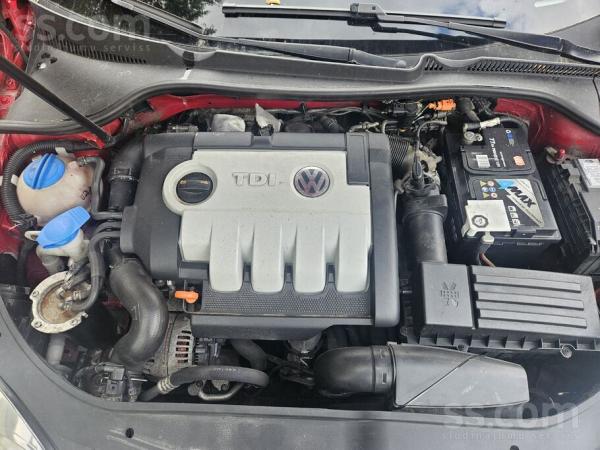 Red Volkswagen Golf 2008 in Liepaja, with an engine capacity of 1.90 L and mileage of 297 thousand km for 1750 €, photo 7 on AUTOMOTO.COM.LV