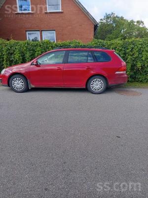 Red Volkswagen Golf 2008 in Riga, with an engine capacity of 1.90 L and mileage of 304 thousand km for 670 €, photo  on AUTOMOTO.COM.LV