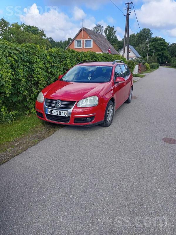Red Volkswagen Golf 2008 in Riga, with an engine capacity of 1.90 L and mileage of 304 thousand km for 670 €, photo 2 on AUTOMOTO.COM.LV