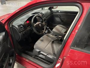 Sarkans Volkswagen Golf 2008 Rīga, ar dzinēja tilpumu 1.90 L un nobraukumu 311 tūkst. km par 1650 €, foto 12 vietnē AUTOMOTO.COM.LV
