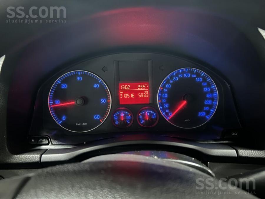 Sarkans Volkswagen Golf 2008 Rīga, ar dzinēja tilpumu 1.90 L un nobraukumu 311 tūkst. km par 1650 €, foto 13 vietnē AUTOMOTO.COM.LV