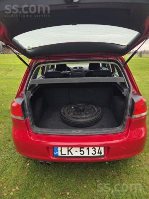 Sarkans Volkswagen Golf 2009 Rīga, ar dzinēja tilpumu 1.40 L un nobraukumu 245 tūkst. km par 2500 €, foto  vietnē AUTOMOTO.COM.LV