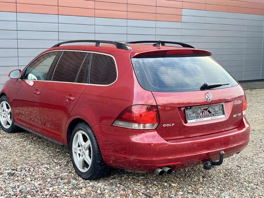 Red Volkswagen Golf 2010 in Silute, with an engine capacity of 1.97 L and mileage of 286 thousand km for 3699 €, photo 5 on AUTOMOTO.COM.LV