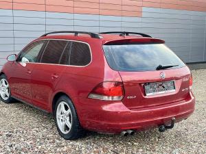 Red Volkswagen Golf 2010 in Silute, with an engine capacity of 1.97 L and mileage of 286 thousand km for 3699 €, photo 5 on AUTOMOTO.COM.LV