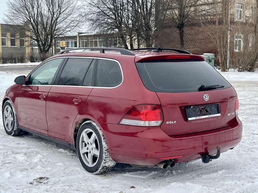 Red Volkswagen Golf 2010 in Silute, with an engine capacity of 1.97 L and mileage of 286 thousand km for 3700 €, photo 4 on AUTOMOTO.COM.LV