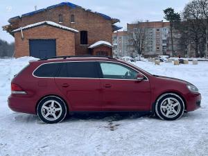 Red Volkswagen Golf 2010 in Silute, with an engine capacity of 1.97 L and mileage of 286 thousand km for 3700 €, photo 8 on AUTOMOTO.COM.LV