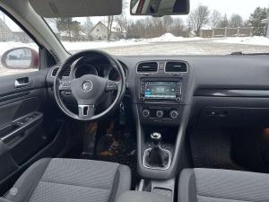 Red Volkswagen Golf 2010 in Silute, with an engine capacity of 1.97 L and mileage of 286 thousand km for 3700 €, photo 11 on AUTOMOTO.COM.LV