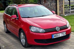 Red Volkswagen Golf 2010 in Siauliai, with an engine capacity of 1.40 L and mileage of 250 thousand km for 2450 €, photo 3 on AUTOMOTO.COM.LV