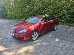 Red Volkswagen Golf 2010 in Visaginas, with an engine capacity of 1.40 L and mileage of 282 thousand km for 2500 €, photo 4 on AUTOMOTO.COM.LV