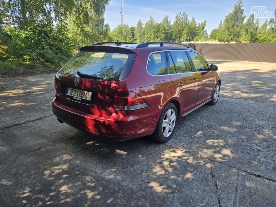 Red Volkswagen Golf 2010 in Visaginas, with an engine capacity of 1.40 L and mileage of 282 thousand km for 2500 €, photo 8 on AUTOMOTO.COM.LV