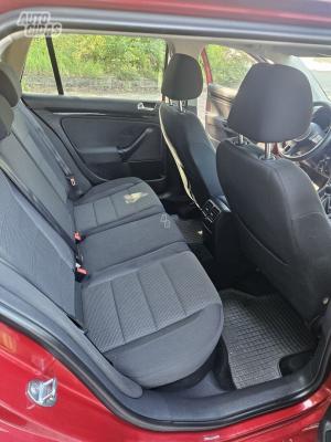 Red Volkswagen Golf 2010 in Visaginas, with an engine capacity of 1.40 L and mileage of 282 thousand km for 2500 €, photo 12 on AUTOMOTO.COM.LV