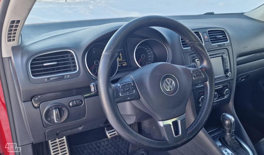 Sarkans Volkswagen Golf 2011 Telšiai, ar dzinēja tilpumu 1.60 L un nobraukumu 313 tūkst. km par 2800 €, foto 6 vietnē AUTOMOTO.COM.LV