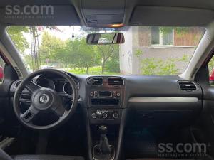 Sarkans Volkswagen Golf 2011 Rīga, ar dzinēja tilpumu 1.60 L un nobraukumu 352 tūkst. km par 2100 €, foto 6 vietnē AUTOMOTO.COM.LV
