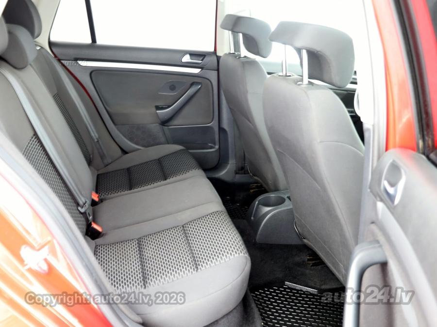 Sarkans Volkswagen Golf 2011 Tallina, ar dzinēja tilpumu 1.20 L un nobraukumu 189 tūkst. km par 2199 €, foto 12 vietnē AUTOMOTO.COM.LV