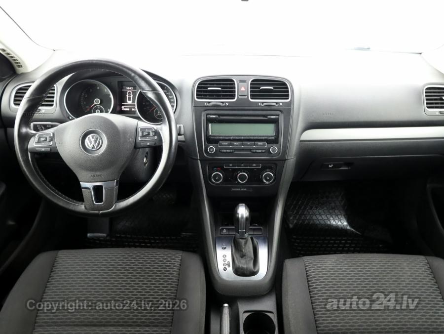 Sarkans Volkswagen Golf 2011 Tallina, ar dzinēja tilpumu 1.20 L un nobraukumu 189 tūkst. km par 2199 €, foto 14 vietnē AUTOMOTO.COM.LV