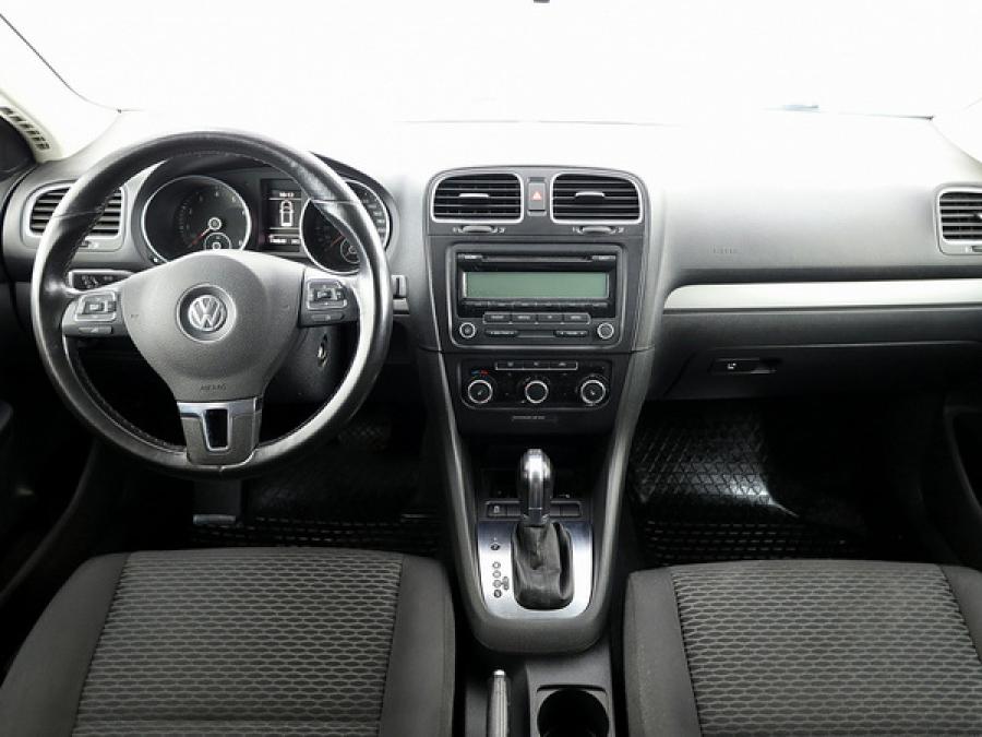 Sarkans Volkswagen Golf 2011 Tallina, ar dzinēja tilpumu 1.20 L un nobraukumu 189 tūkst. km par 2199 €, foto 6 vietnē AUTOMOTO.COM.LV