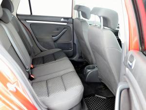 Sarkans Volkswagen Golf 2011 Tallina, ar dzinēja tilpumu 1.20 L un nobraukumu 189 tūkst. km par 2199 €, foto 8 vietnē AUTOMOTO.COM.LV