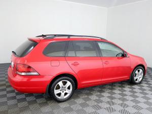 Sarkans Volkswagen Golf 2011 Tallina, ar dzinēja tilpumu 1.20 L un nobraukumu 189 tūkst. km par 2199 €, foto 11 vietnē AUTOMOTO.COM.LV