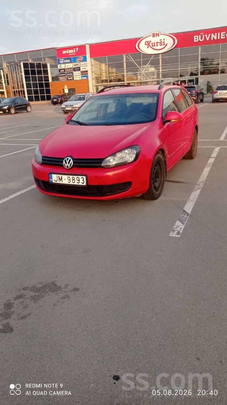 Red Volkswagen Golf 2011 in Riga, with an engine capacity of 1.60 L and mileage of 325 thousand km for 1900 €, photo 3 on AUTOMOTO.COM.LV