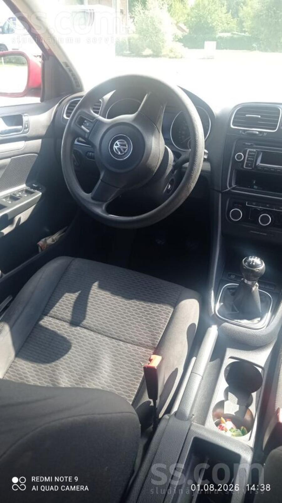 Red Volkswagen Golf 2011 in Riga, with an engine capacity of 1.60 L and mileage of 325 thousand km for 1900 €, photo 7 on AUTOMOTO.COM.LV