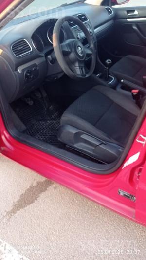Red Volkswagen Golf 2011 in Riga, with an engine capacity of 1.60 L and mileage of 325 thousand km for 1900 €, photo 12 on AUTOMOTO.COM.LV