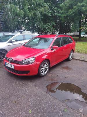 Red Volkswagen Golf 2011 in Kaunas, with an engine capacity of 1.60 L and mileage of 312 thousand km for 2200 €, photo 3 on AUTOMOTO.COM.LV