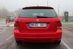 Red Volkswagen Golf 2011 in Kaunas, with an engine capacity of 1.60 L and mileage of 312 thousand km for 2200 €, photo 5 on AUTOMOTO.COM.LV