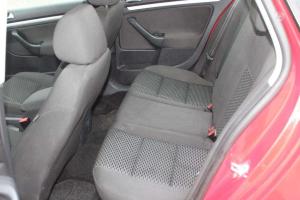 Red Volkswagen Golf 2011 in Kaunas, with an engine capacity of 1.60 L and mileage of 312 thousand km for 2200 €, photo 8 on AUTOMOTO.COM.LV