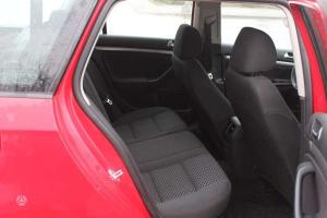 Red Volkswagen Golf 2011 in Kaunas, with an engine capacity of 1.60 L and mileage of 312 thousand km for 2200 €, photo 10 on AUTOMOTO.COM.LV