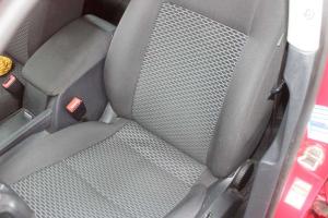 Red Volkswagen Golf 2011 in Kaunas, with an engine capacity of 1.60 L and mileage of 312 thousand km for 2200 €, photo 23 on AUTOMOTO.COM.LV