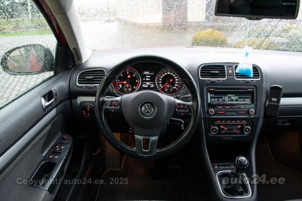 Red Volkswagen Golf 2012 in Tallinn, with an engine capacity of 1.60 L and mileage of 248 thousand km for 4990 €, photo 11 on AUTOMOTO.COM.LV